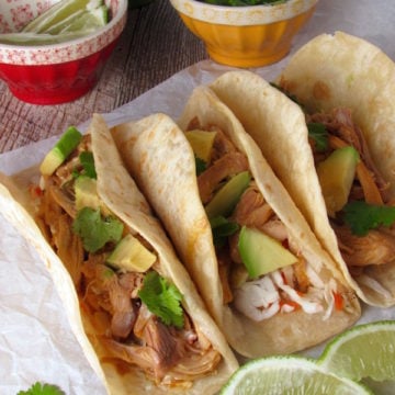 EASY CHIPOTLE ORANGE CHICKEN TACOS - Bessie Bakes