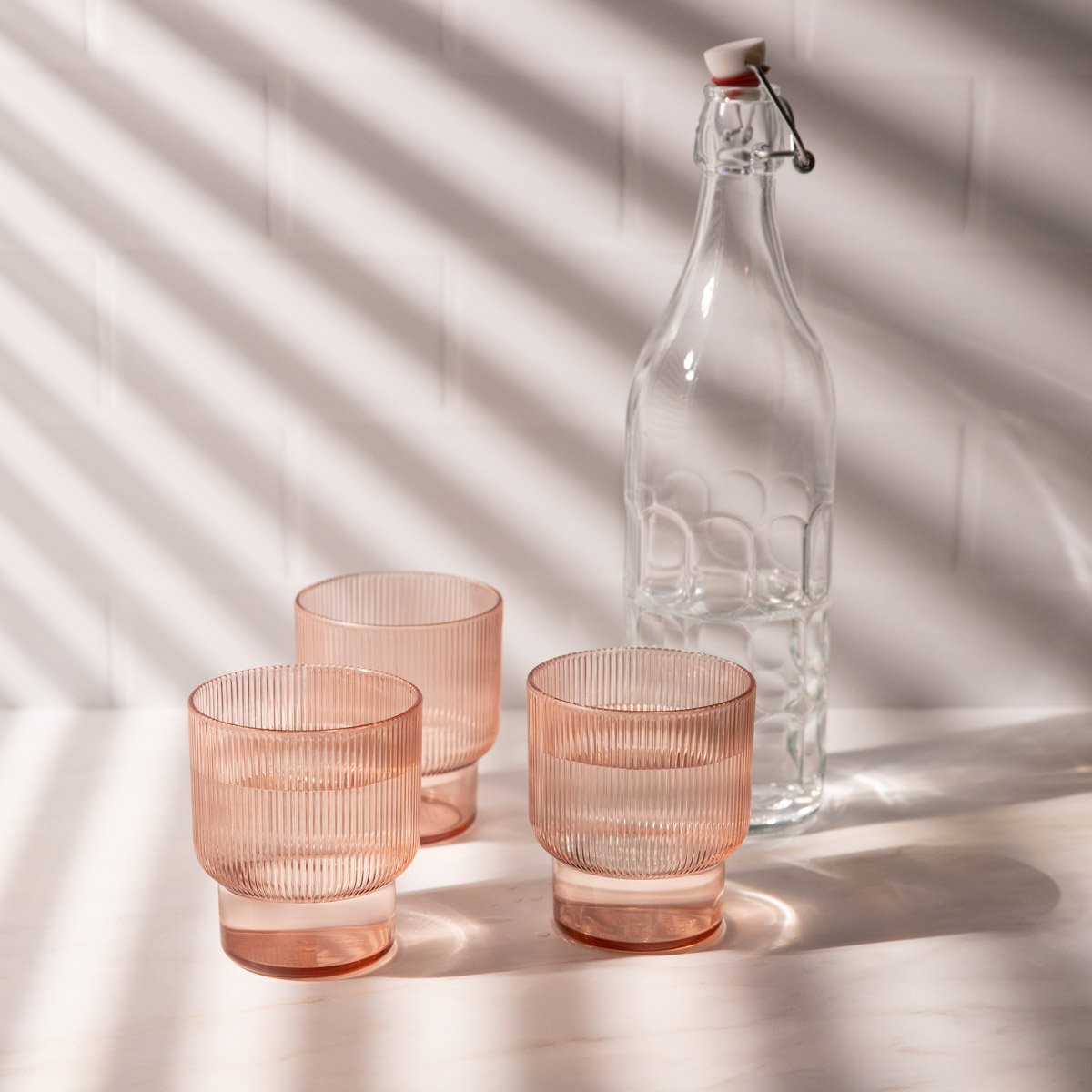 How to Create Fake Window Light in Photography - Bessie Bakes